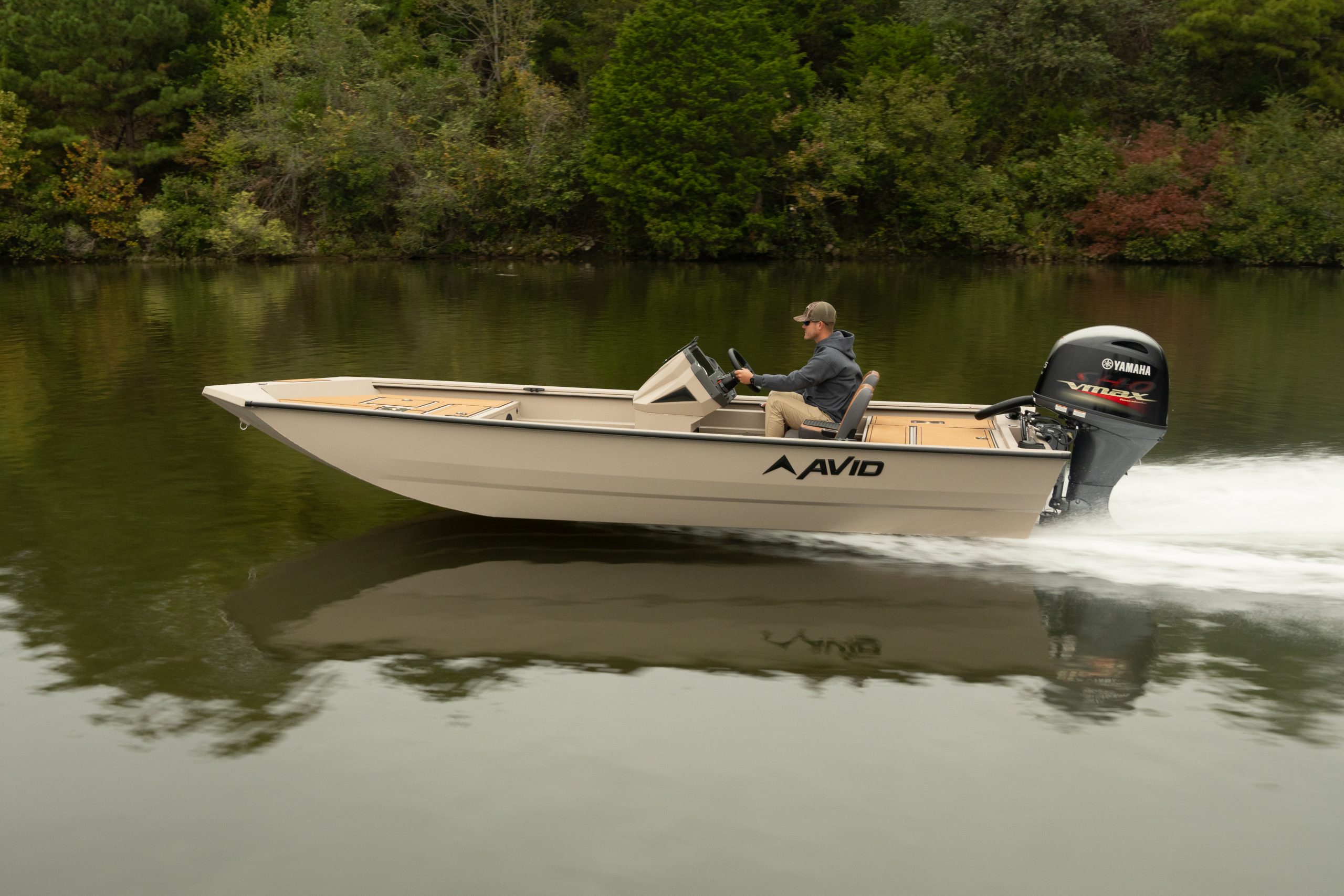 18 ROGUE SC | Avid Boats